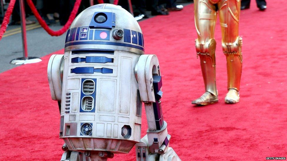 Jimmy Vee officially announced as R2-D2 in Star Wars - BBC News