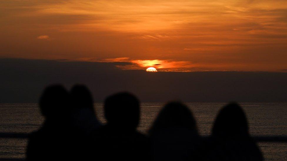 Summer solstice: How are people celebrating? - BBC Newsround