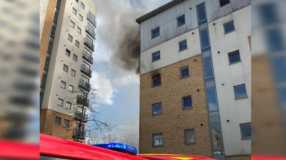 Man charged with arson over Basingstoke flat fire - BBC News