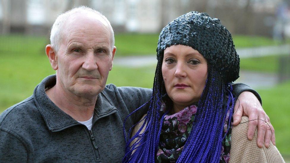 Woman cleared of stealing £15,000 from Glasgow food bank - BBC News