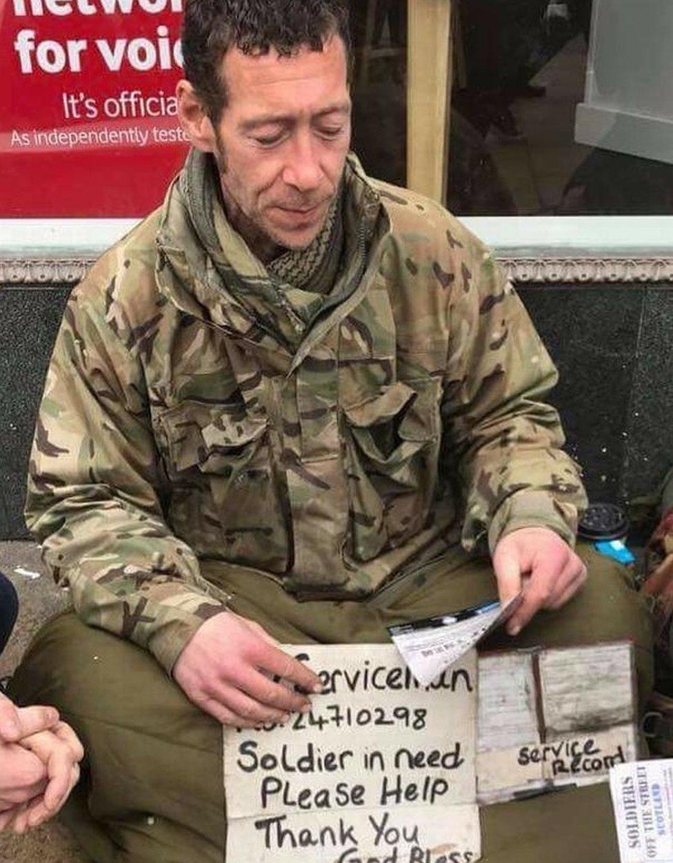 Sister of homeless ex-soldier Darren Greenfield felt 'helpless' - BBC News