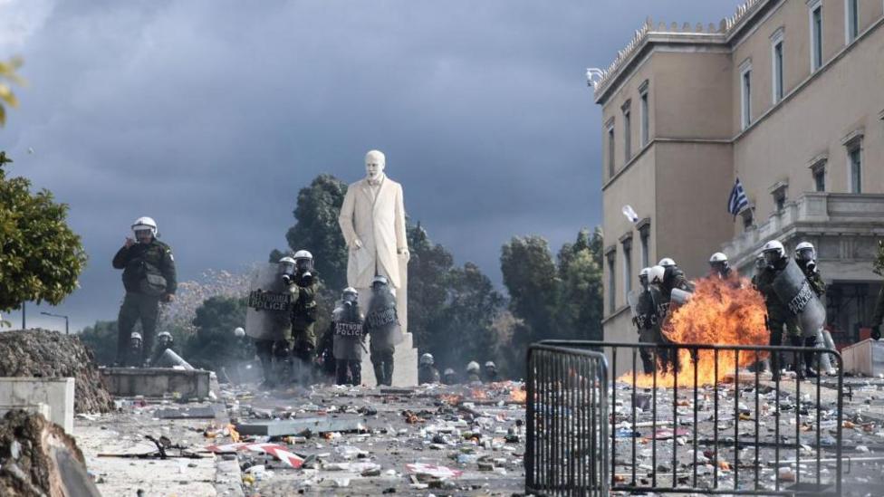 Greeks hold mass protests demanding justice after Tempi train tragedy ...