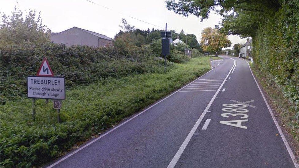 Launceston crash: Two dead as minibus and lorry collide on A388 - BBC News