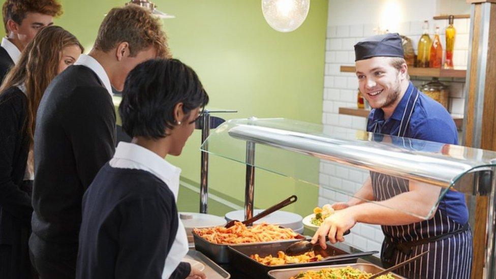 Pupils celebrate Pat their beloved school cook of 34 years - BBC Newsround