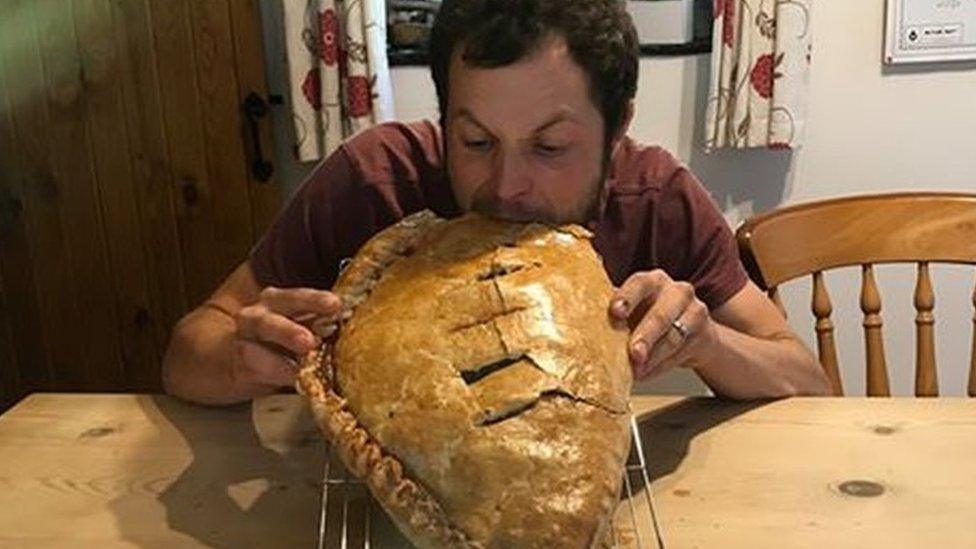 Cornish dad bakes pasty the size of his newborn son - BBC News