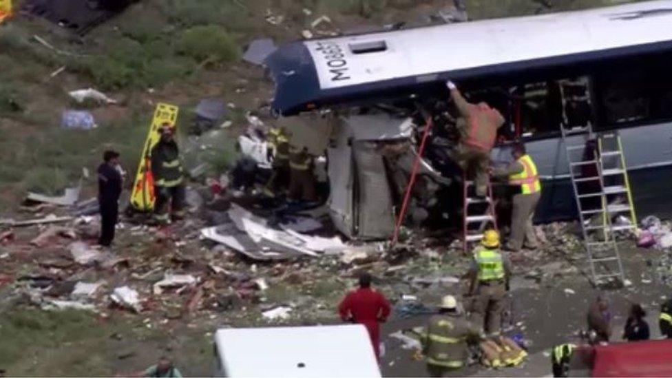 Greyhound bus crash: Eight killed in New Mexico collision - BBC News