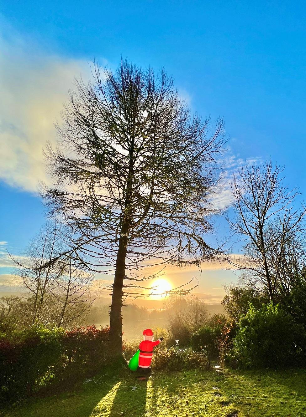 In pictures: Scotland's winter sunsets and sunrises - BBC News