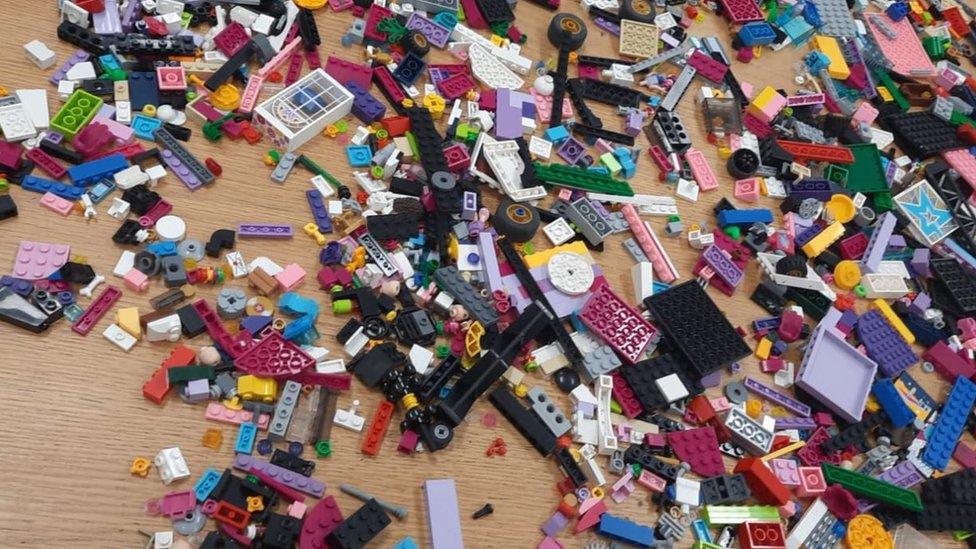Chippenham marketplace recreated in Lego - BBC News