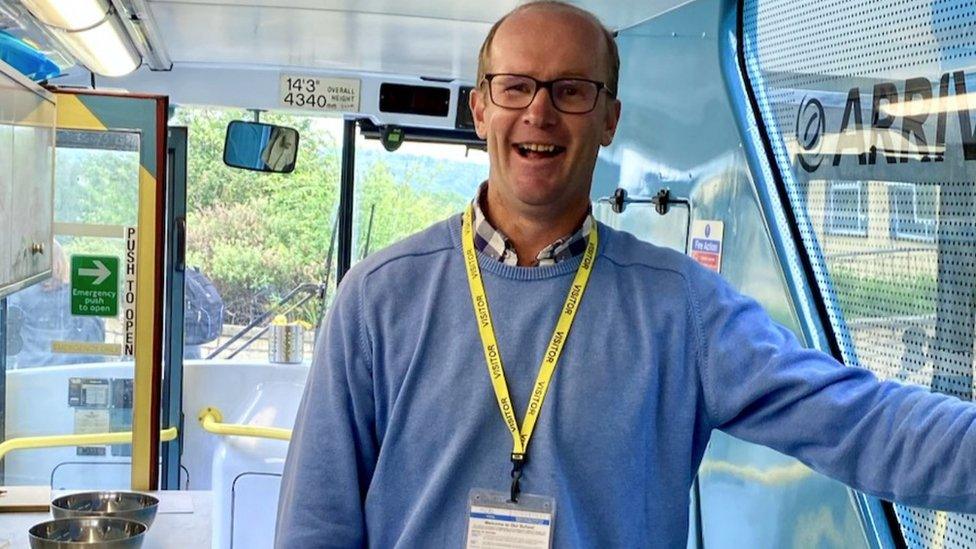 Somerset self-confidence charity delivering workshops on a bus - BBC News