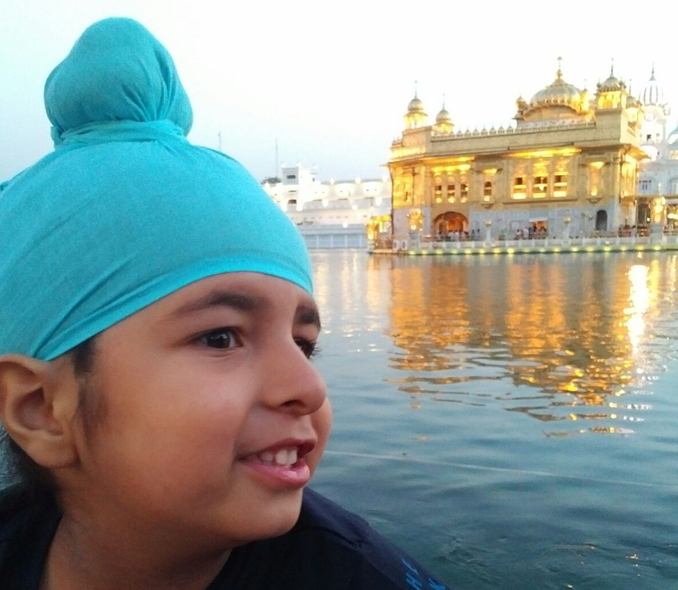 Australian school discriminated against turban-wearing boy - BBC News