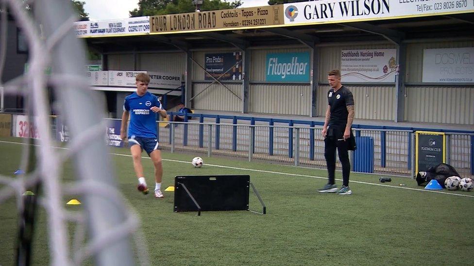 Elliot Chaffey: Rising football star travels to US for scholarship ...