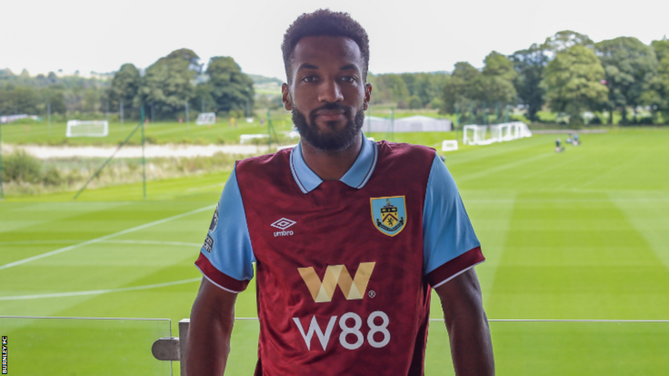 Aaron Ramsey: Burnley sign England Under-20 midfielder from Aston Villa ...