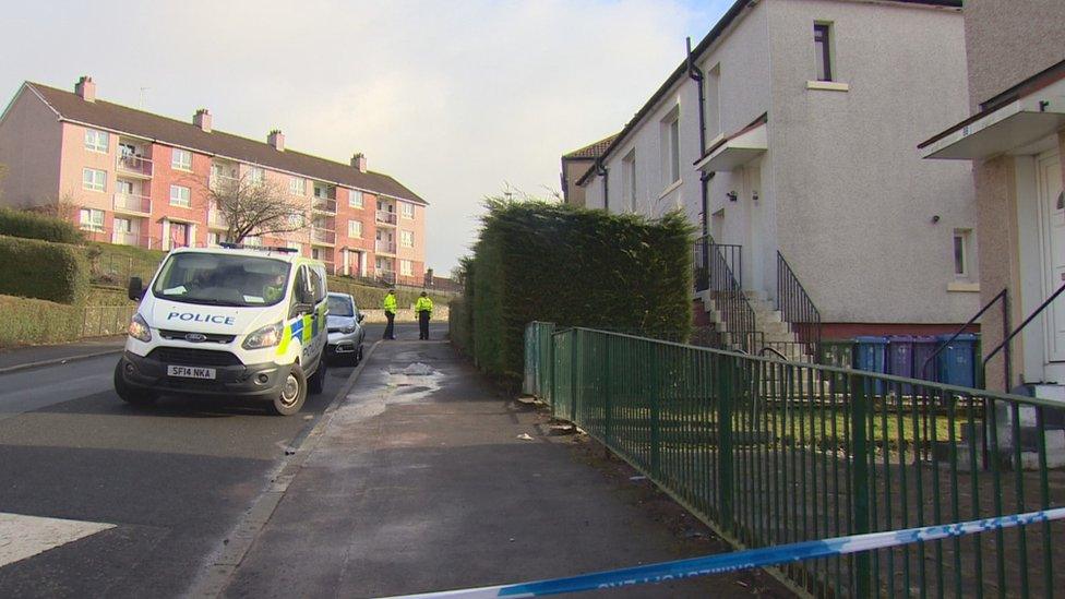 Burnt-out car linked to Springburn shooting - BBC News