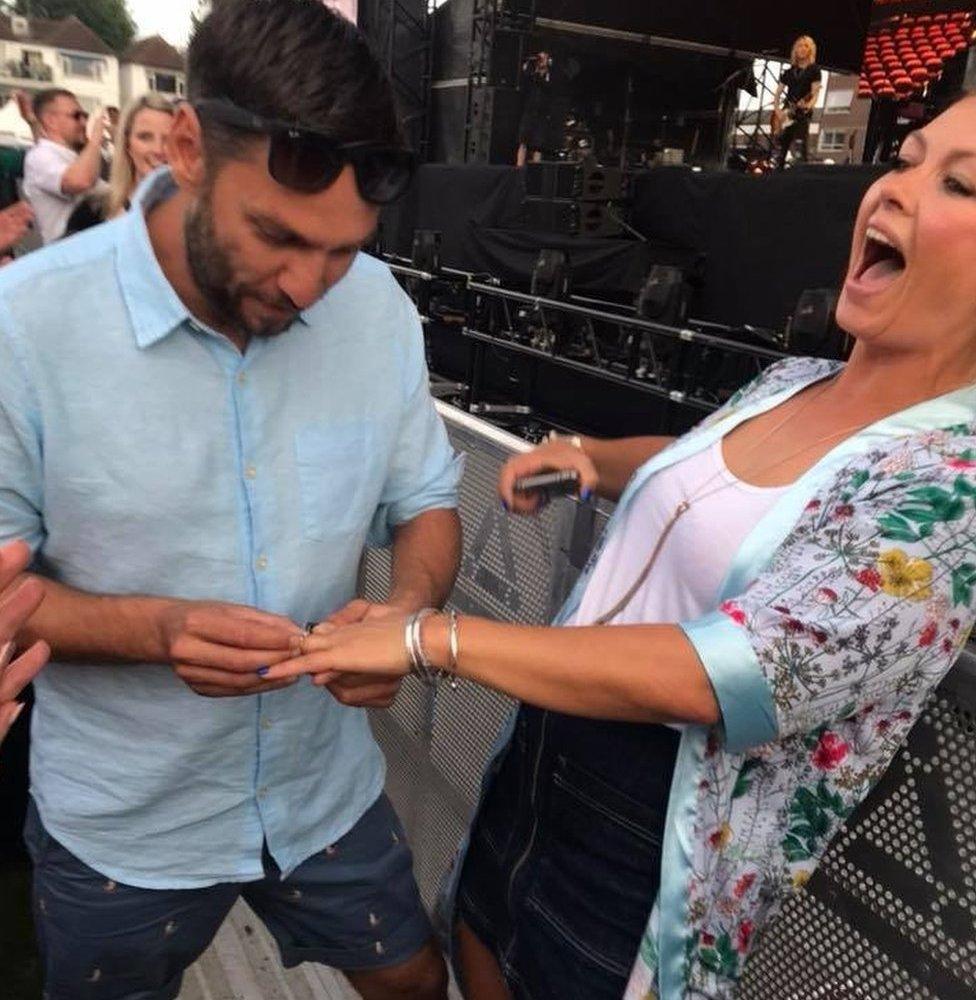 Lionel Richie: Endless love for couple who get engaged at concert - BBC ...