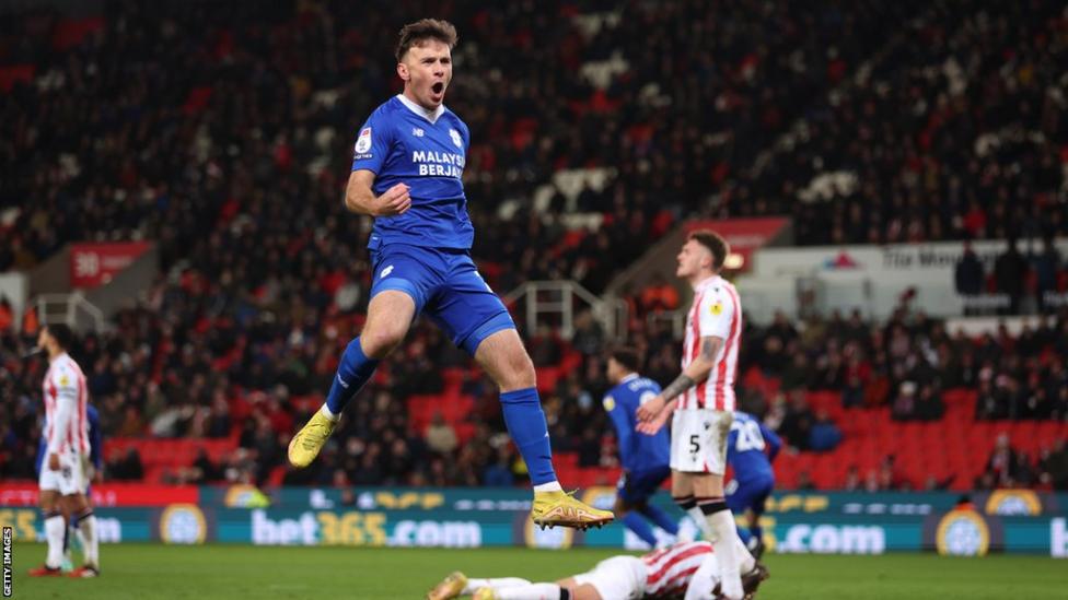 Mark Harris: Out-of-contract Wales striker leaves Cardiff City - BBC Sport