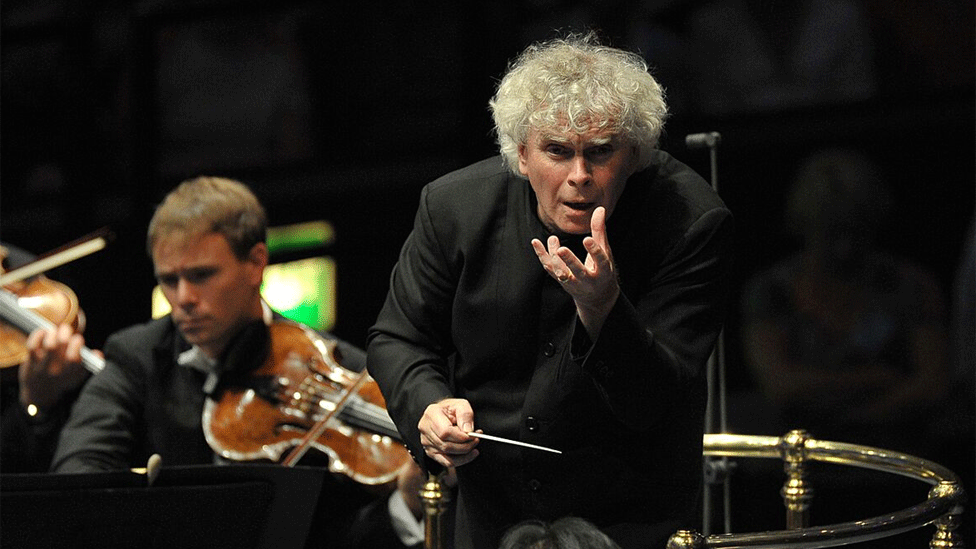 Conductors share Proms orchestra - BBC News