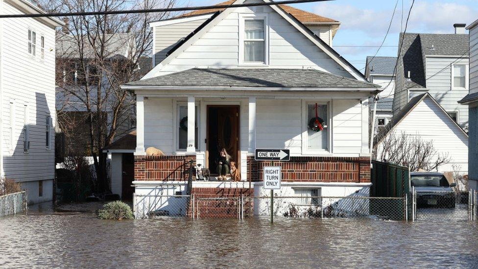 Five dead as storm brings floods to US north-east - BBC News