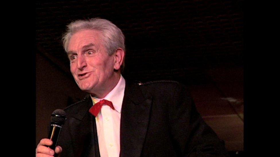 Entertainer and Gaelic champion Norman MacLean dies - BBC News