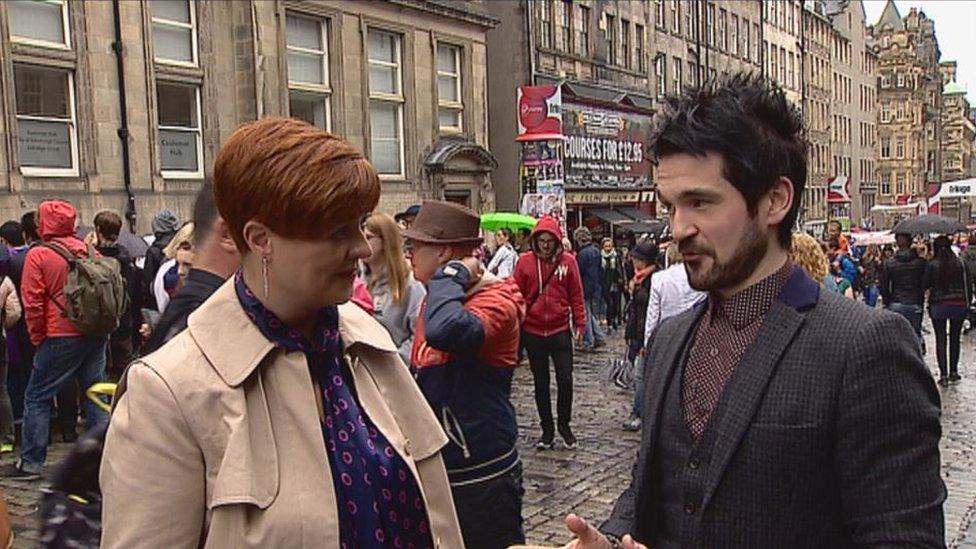 Edinburgh Fringe shows compete in tough marketplace - BBC News
