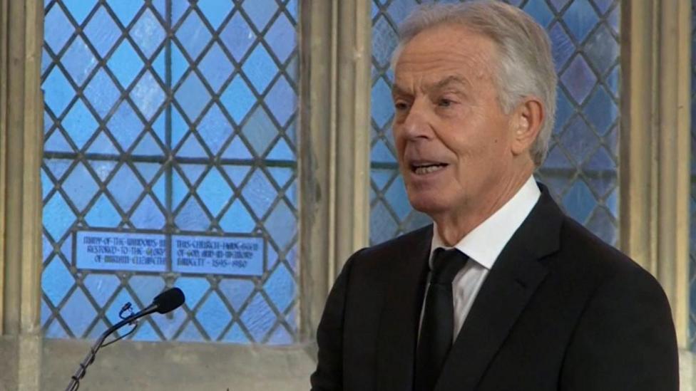 Tony Blair praises 'extraordinary' John Prescott at funeral - BBC News
