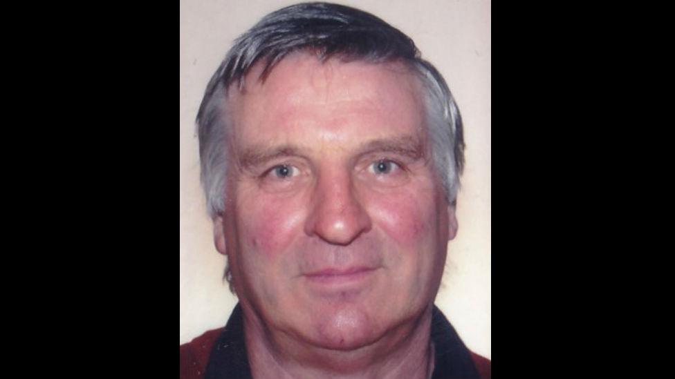 Borders building firm fined over Heriot trench death - BBC News