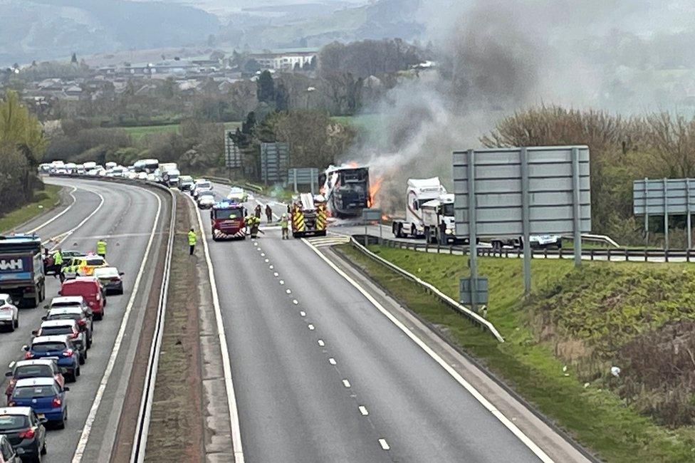 Lorry fire causes disruption on Edinburgh bypass - BBC News