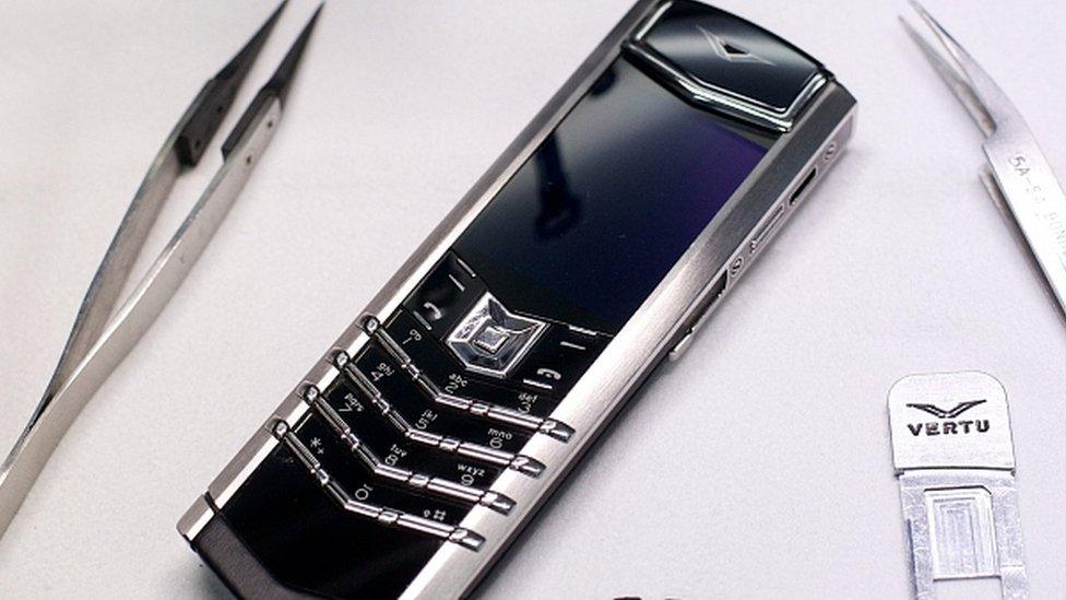 Luxury phone-maker Vertu collapses - BBC News