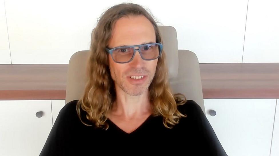 Bebo chief reveals plan to take on Facebook and Twitter - BBC News