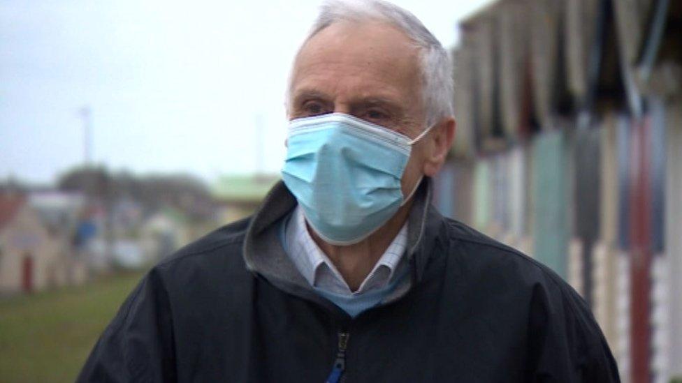 Covid: Mablethorpe residents 'in limbo' over new jabs - BBC News