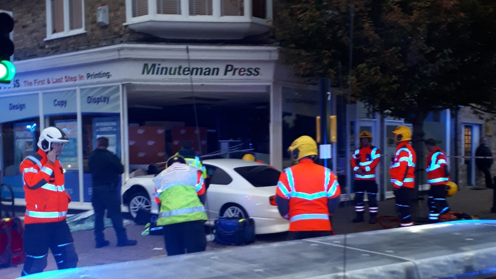 Car crashes into Peterborough Papa Luigi pizza takeaway - BBC News