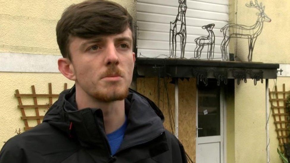 Man describes Weymouth 'Christmas lights fire' escape - BBC News