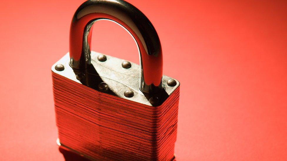 JPeg lockdown: Restriction options sought by committee - BBC News