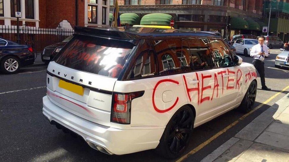 'Hope she was worth it' spray-painted on Range Rover car - BBC News