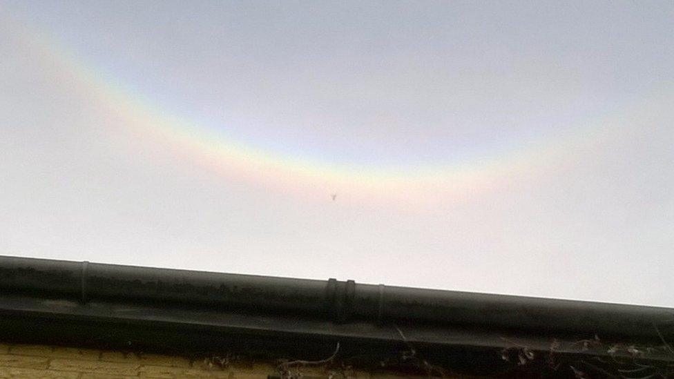 Inverted rainbow spotted in Oxfordshire - BBC News