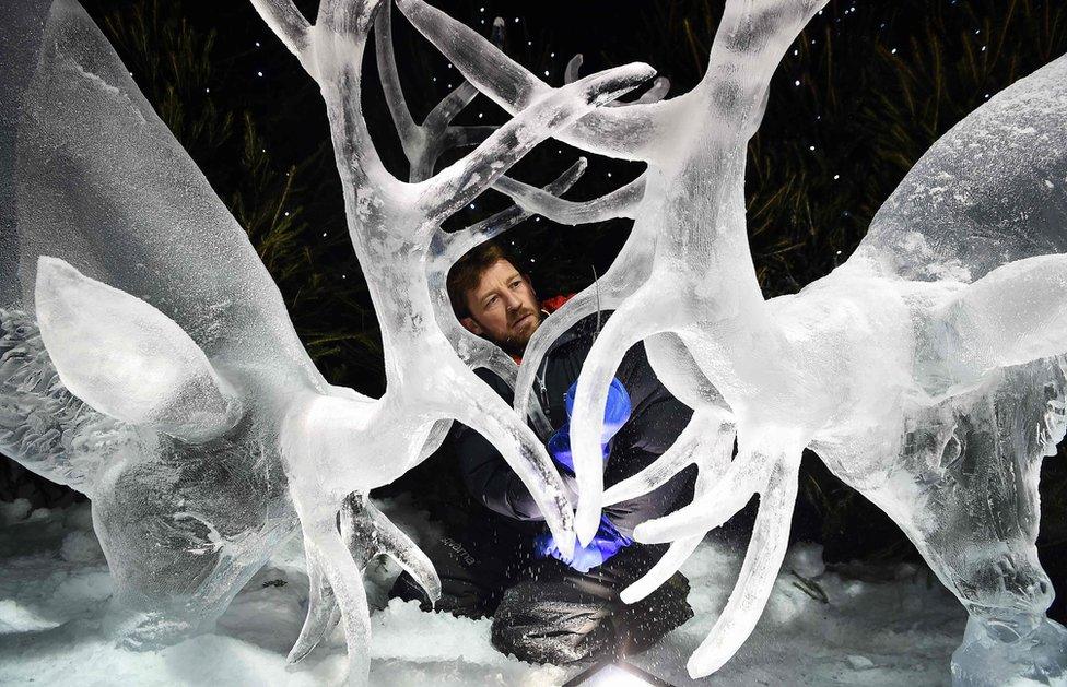 In Pictures: Scotland's story comes alive in ice - BBC News