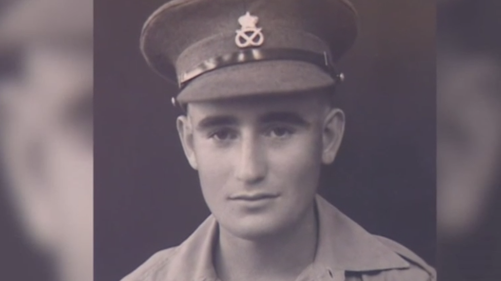 Tributes paid to Shropshire D-Day veteran who died at 97 - BBC News