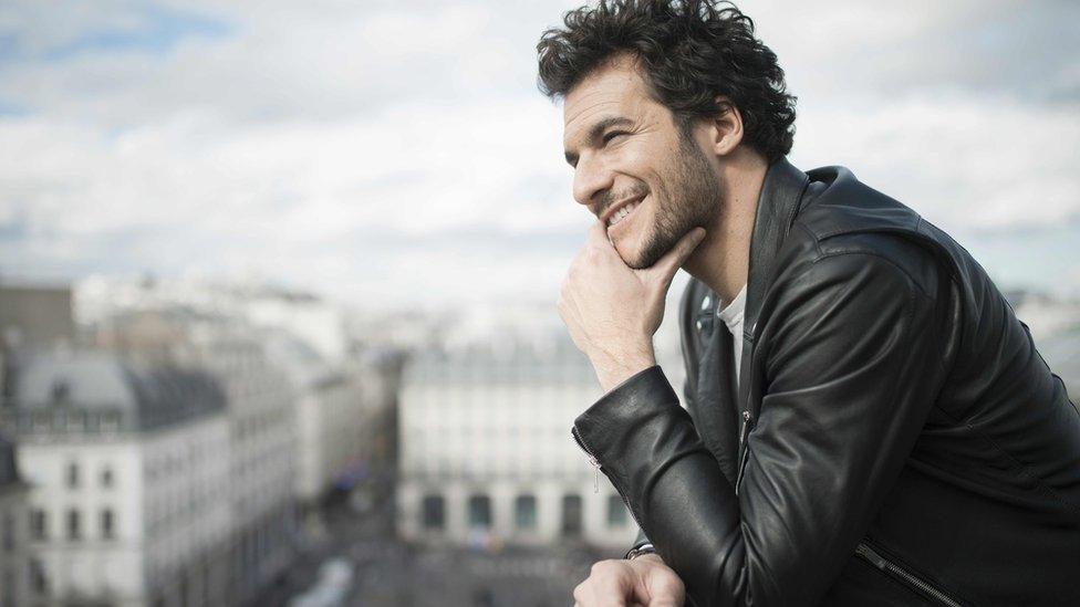 French Euro 2016 team's English anthem criticised - BBC News