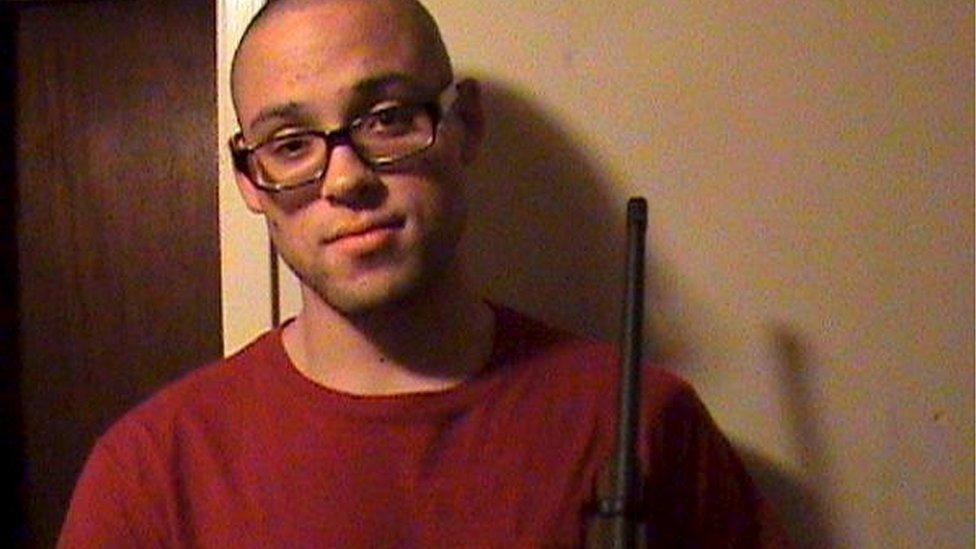 Oregon shooting: Gunman Chris Harper Mercer had 13 guns - BBC News