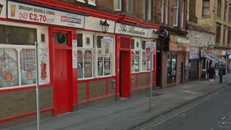 Appeal after teenager hurt in Glasgow street attack - BBC News