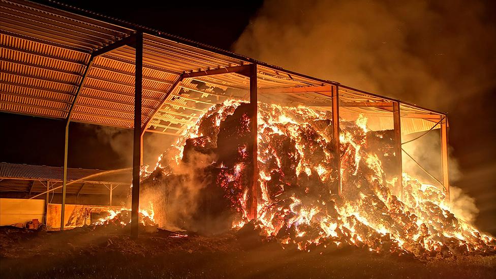 Goldthorpe: Firefighters tackle barn blaze at farm - BBC News