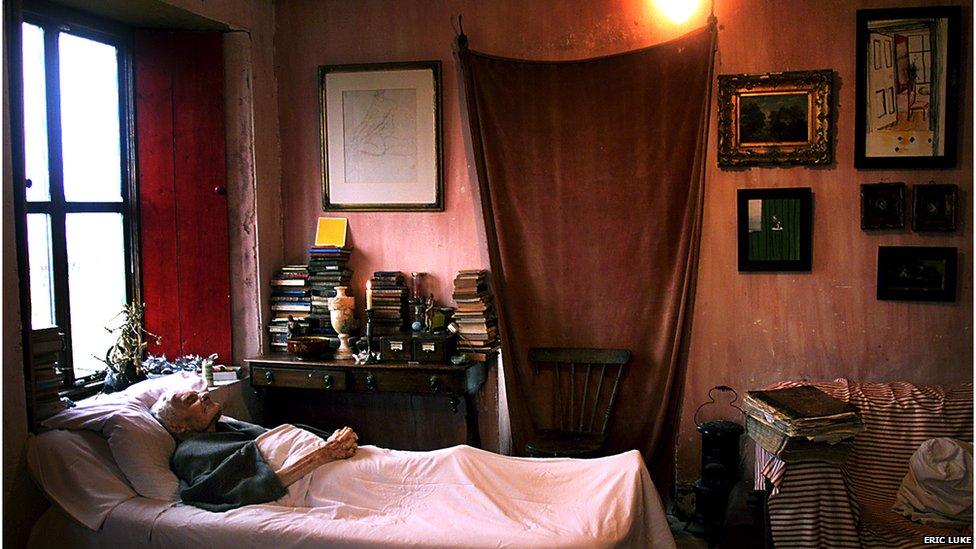 Eric Luke on 43 years of photojournalism - BBC News