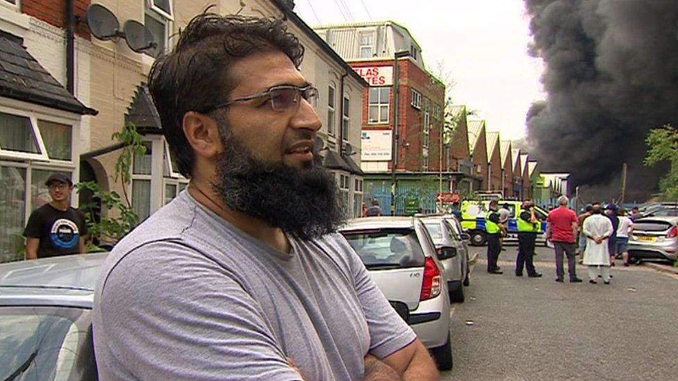 Birmingham fire engulfs Tyseley plastics factory - BBC News