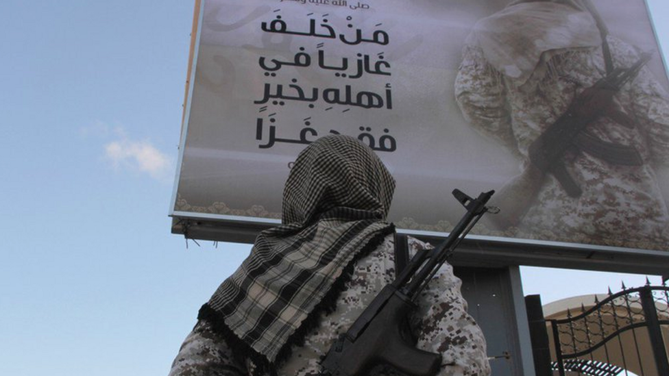 Libya: US backs arming of government for IS fight - BBC News