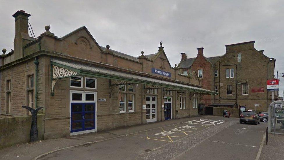 Gunman tried to steal single cigarette at Arbroath railway station ...