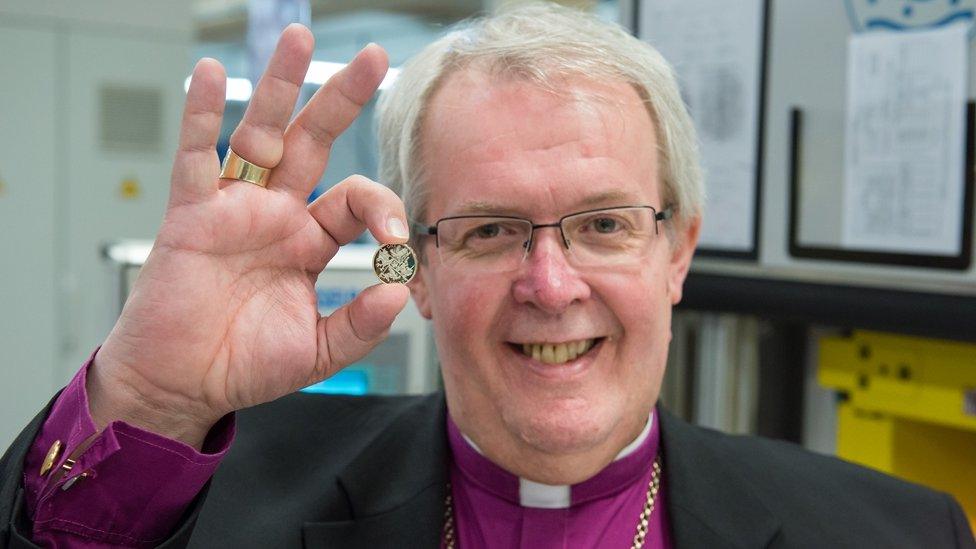 Royal Mint announces Welsh dragon design on £20 coin - BBC News