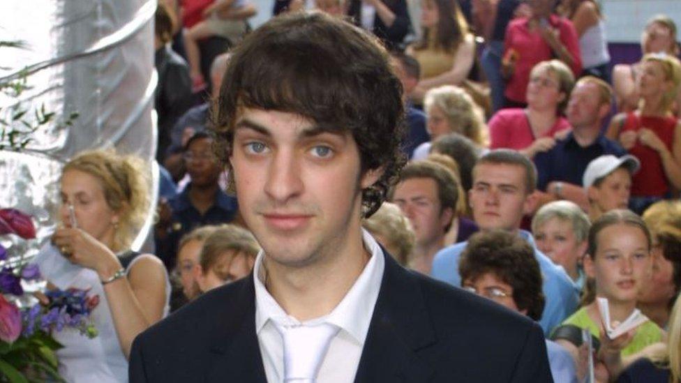 Former Brookside and Hollyoaks star Kristian Ealey dies at 38 - BBC News