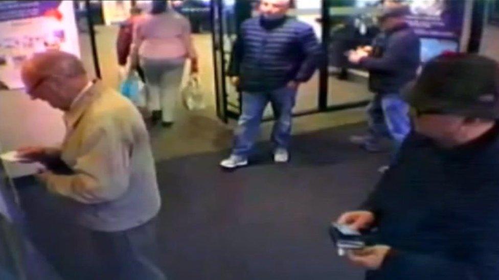 Ion Anghel jailed for £23,000 Grantham NatWest distraction theft - BBC News