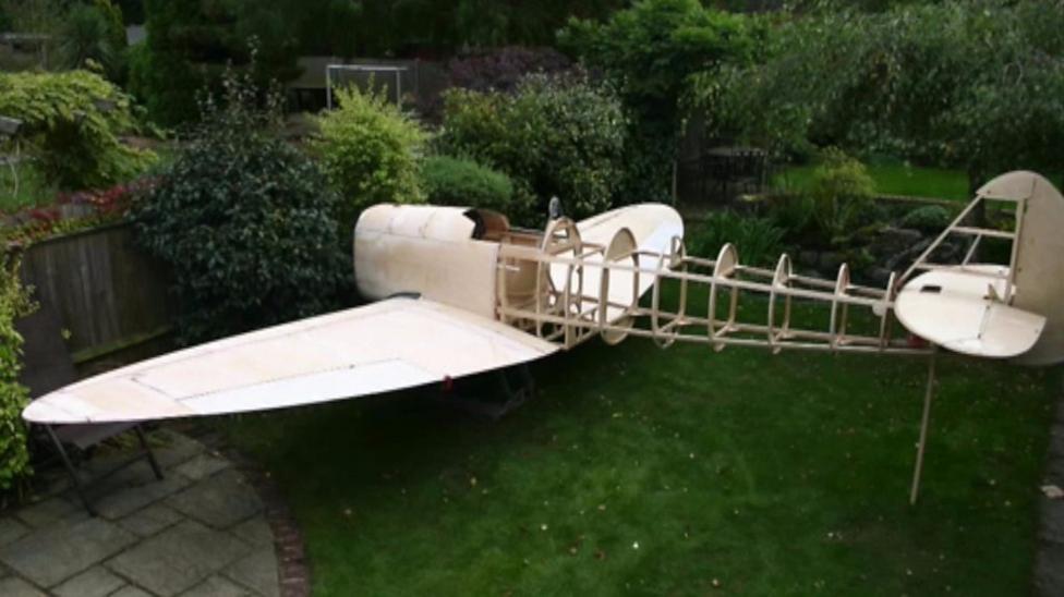 Crashed WW2 Spitfire's first flight since 1944 - BBC News