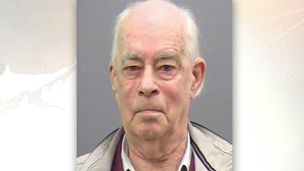 Lincoln Cathedral school deputy head jailed for sexual abuse - BBC News