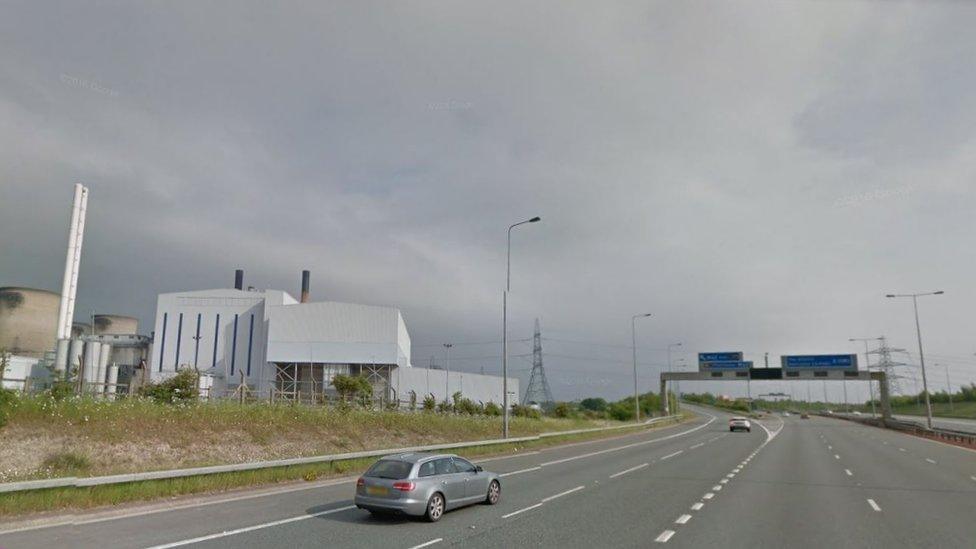 A1(M) crash: Man dies after wrong-way collision near Leeds - BBC News